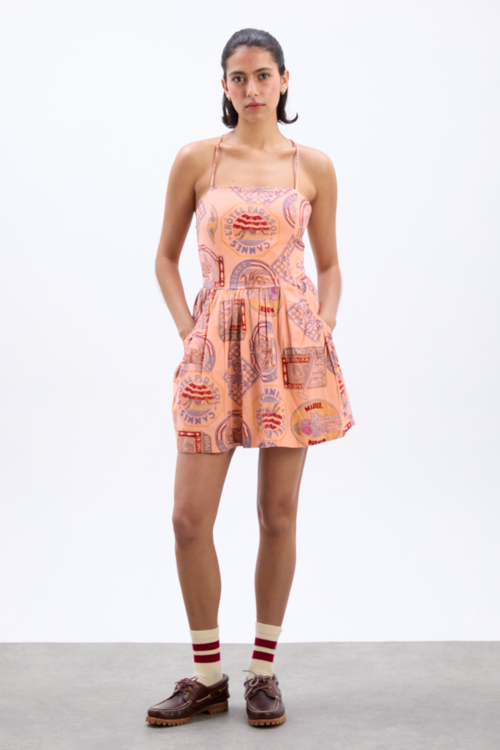 peaches mini apron dress - papaya holiday print – Damson Madder